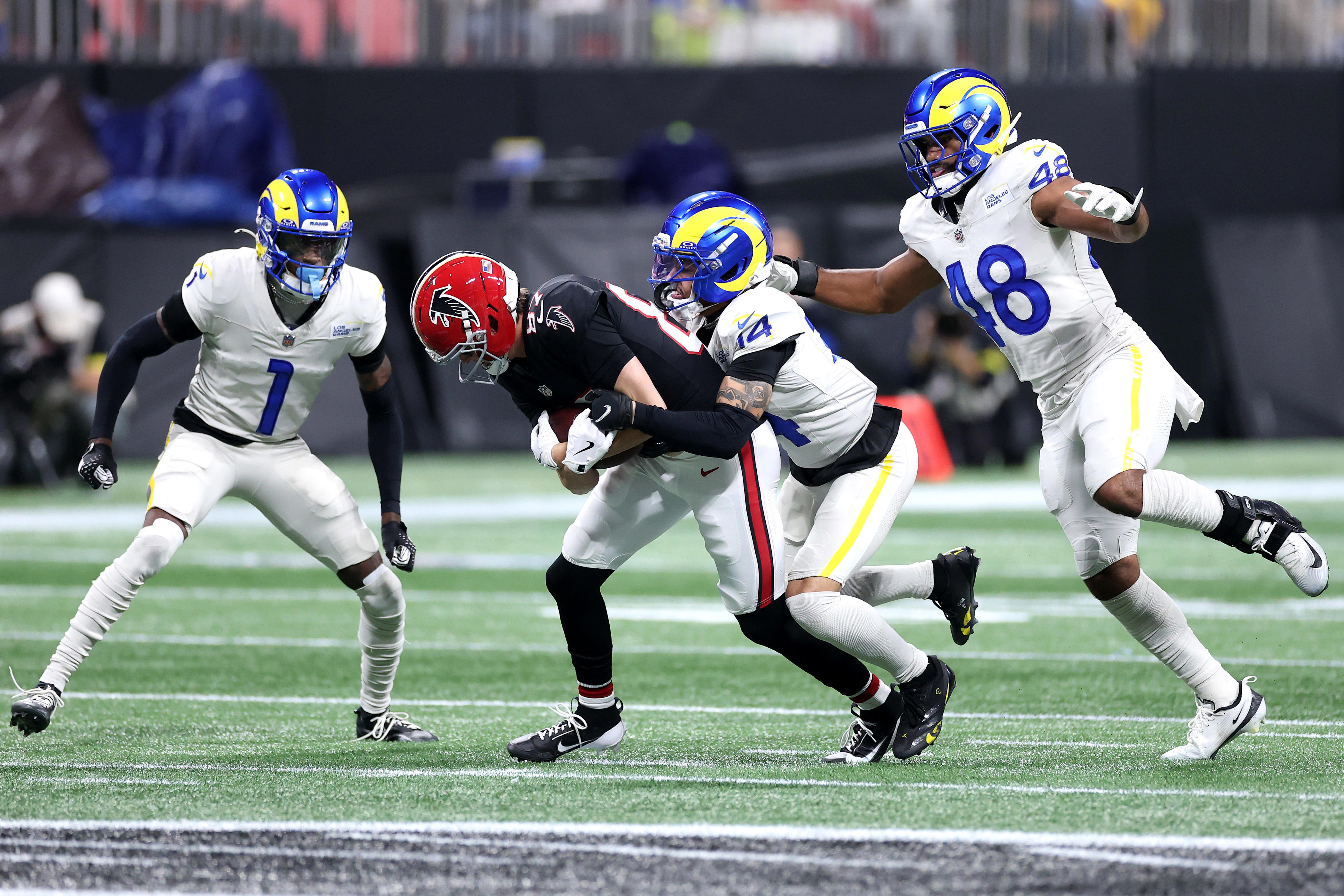 Rams snap counts: Major defensive changes, deep WR rotation