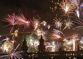 Two midnight ball drops, jumping over 7 waves: How some countries will ...