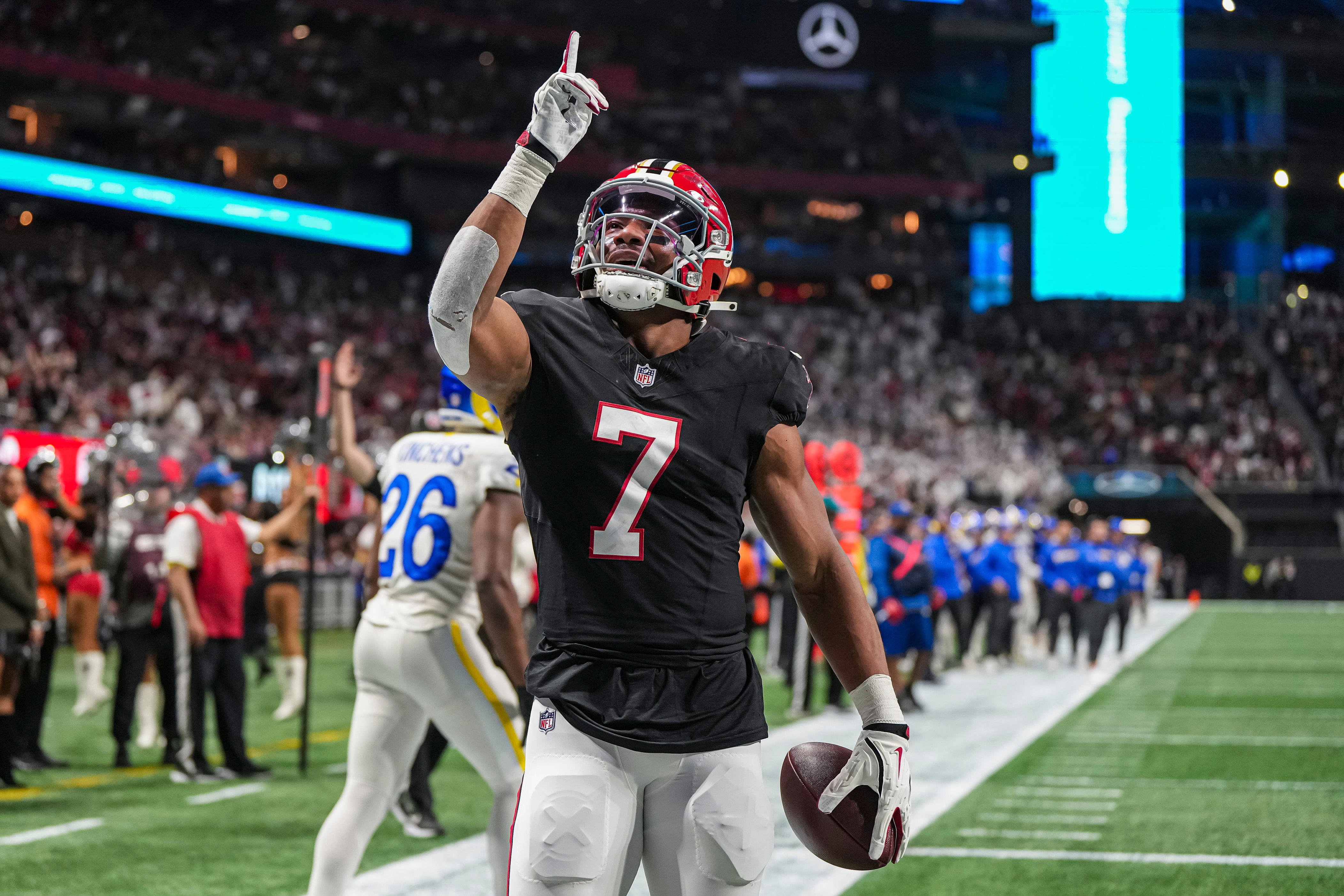 Former Longhorn Bijan Robinson etches name into Falcons history books