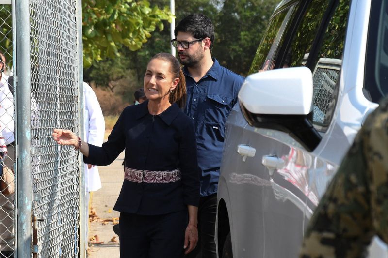 Mexico train derailment piles pressure on Sheinbaum over safety of ...