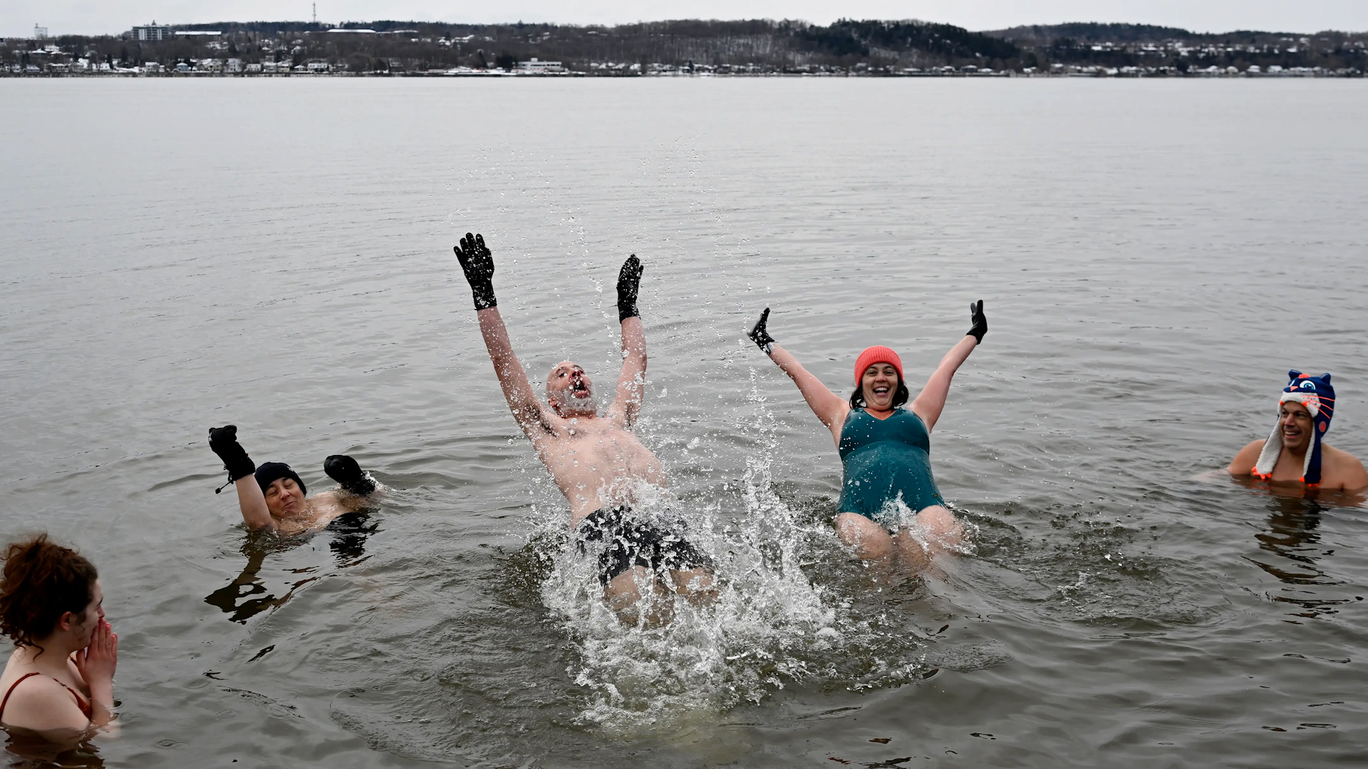 The health benefits of taking a cold water plunge to kickstart the new year