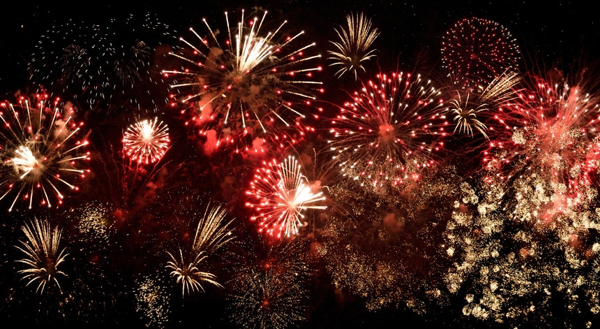 Madeira mantém fogo-de-artifício à meia-noite