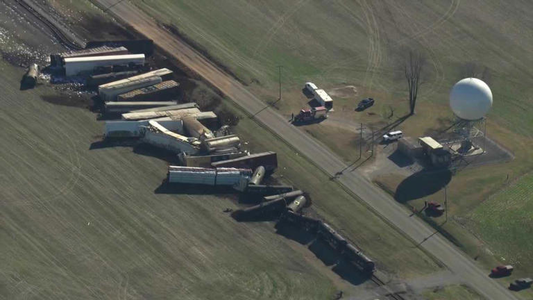 Train derails 31 cars in southern Kentucky; shelter-in-place lifted