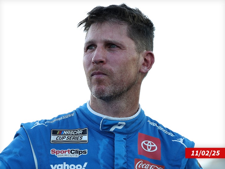 NASCAR supports Denny Hamlin after father dies in house fire