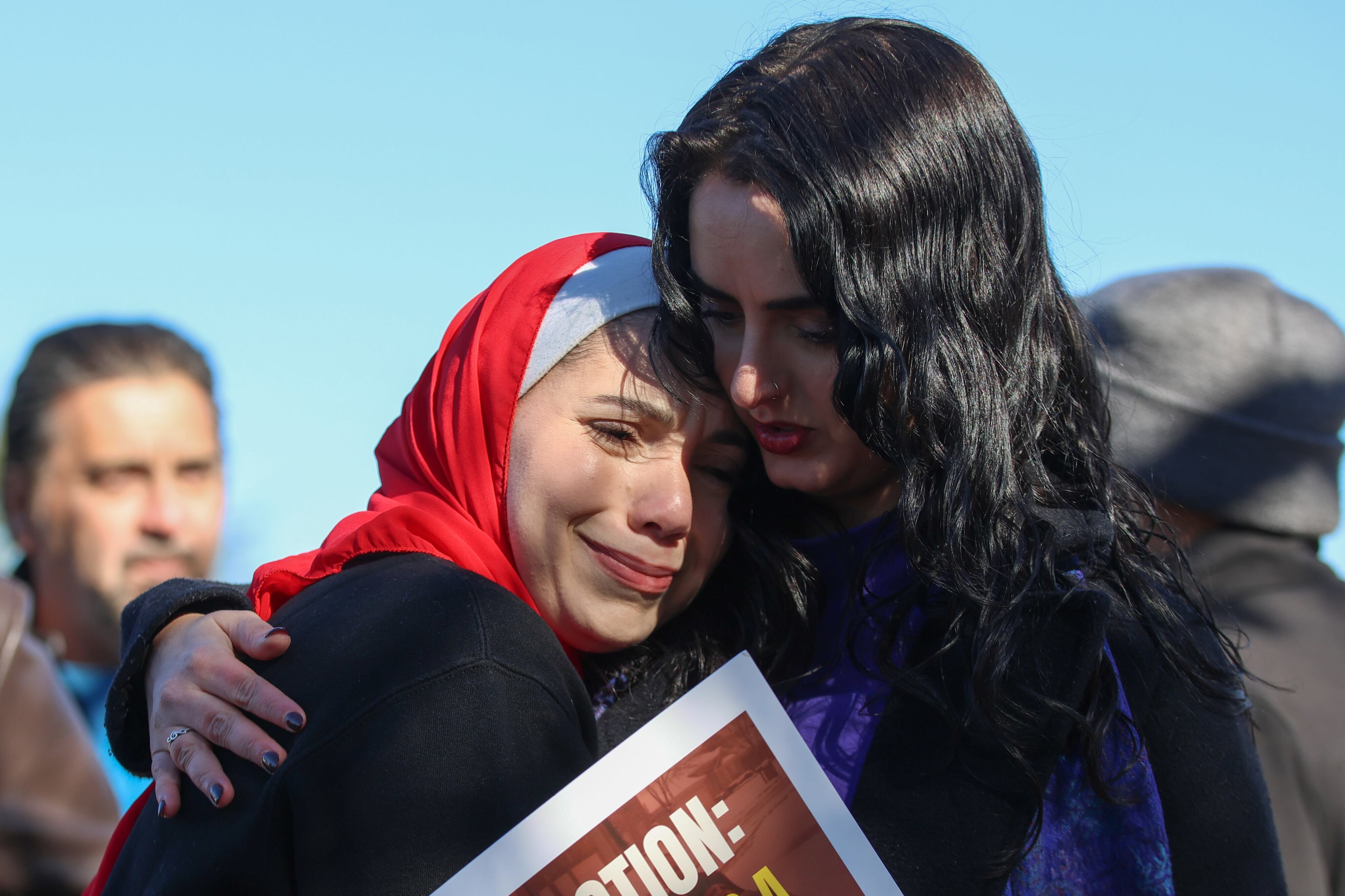 Family of Arlington man detained by ICE demands release as his son’s ...