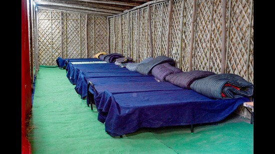 GB Nagar admin steps up efforts to move homeless to shelters