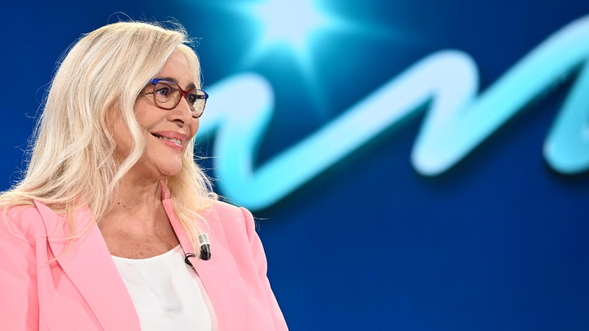 Mara Venier di nuovo in ospedale per problemi all'occhio: "Finiamo l ...