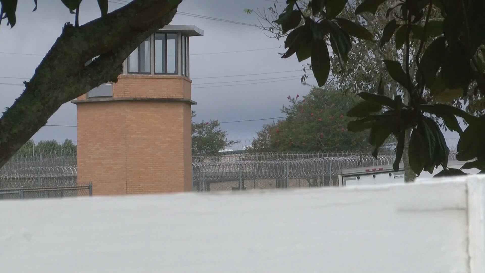 Two women arrested, attempted to bring drugs into Dixon Correctional ...