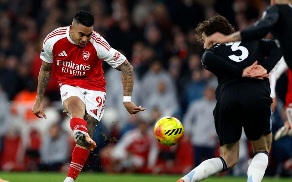 Arsenal jyräsi Valioliigan kärkikamppailussa