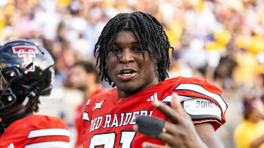 Texas Tech's David Bailey gives Oregon quarterback Dante Moore shocking ...