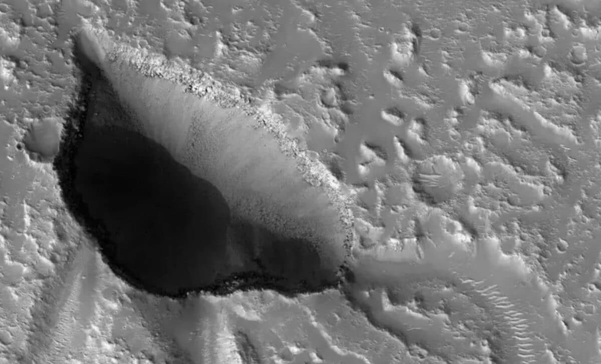 Scientists just found 8 strange caves on Mars, perfectly built to ...