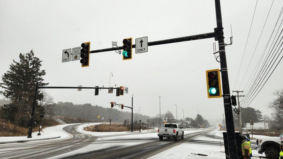 MaineDOT upgrades traffic signal communications across state