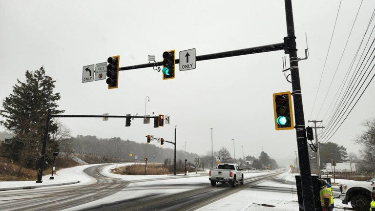 MaineDOT upgrades traffic signal communications across state