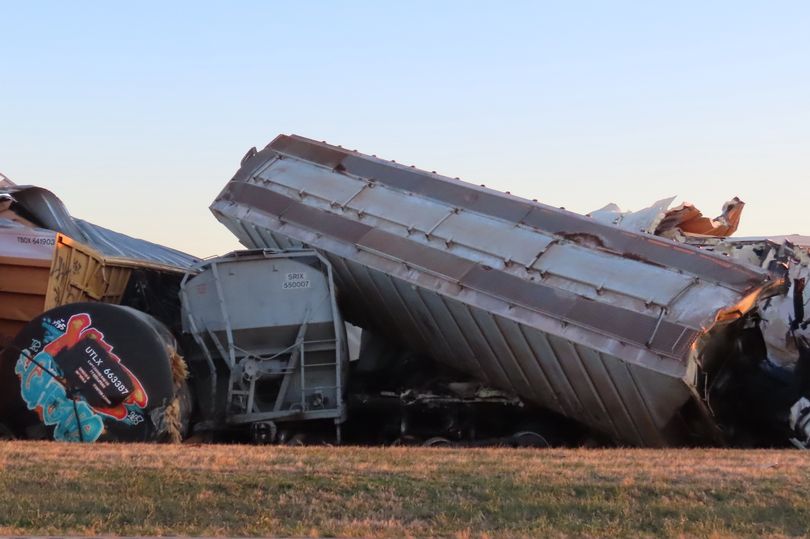 Catastrophic CSX train derailment in Kentucky forces shelter-in-place ...