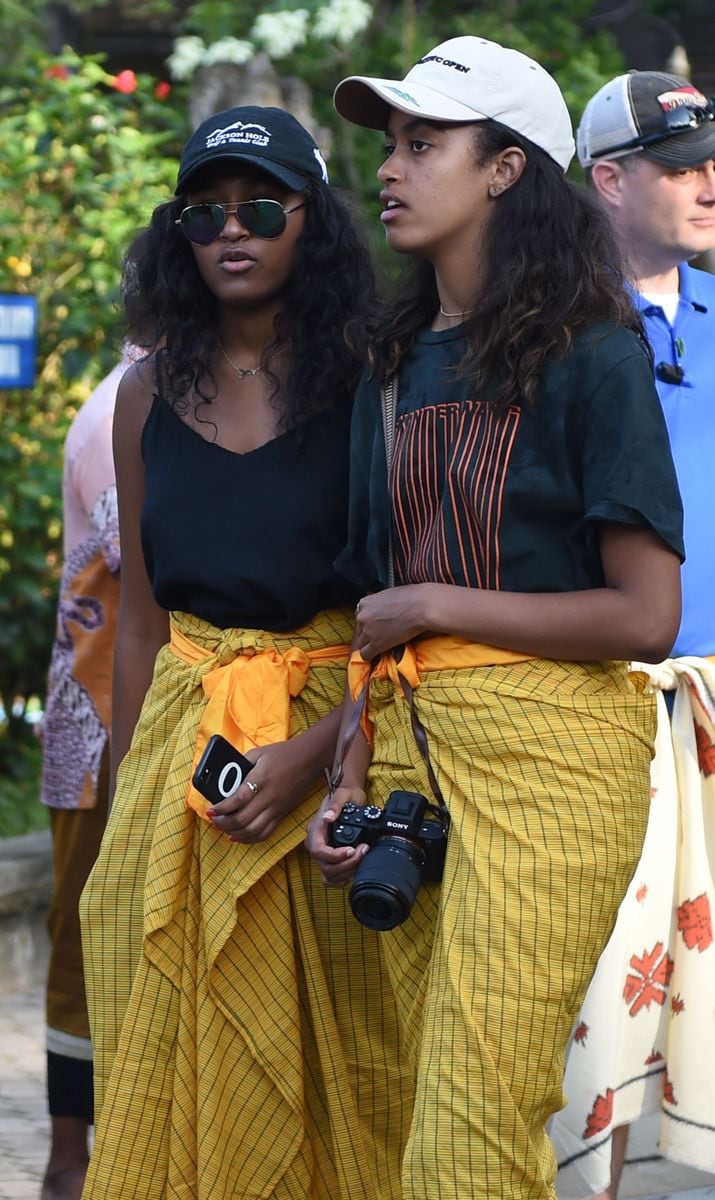Sasha and Malia Obama’s hilarious reactions to Michelle Obama saying ...