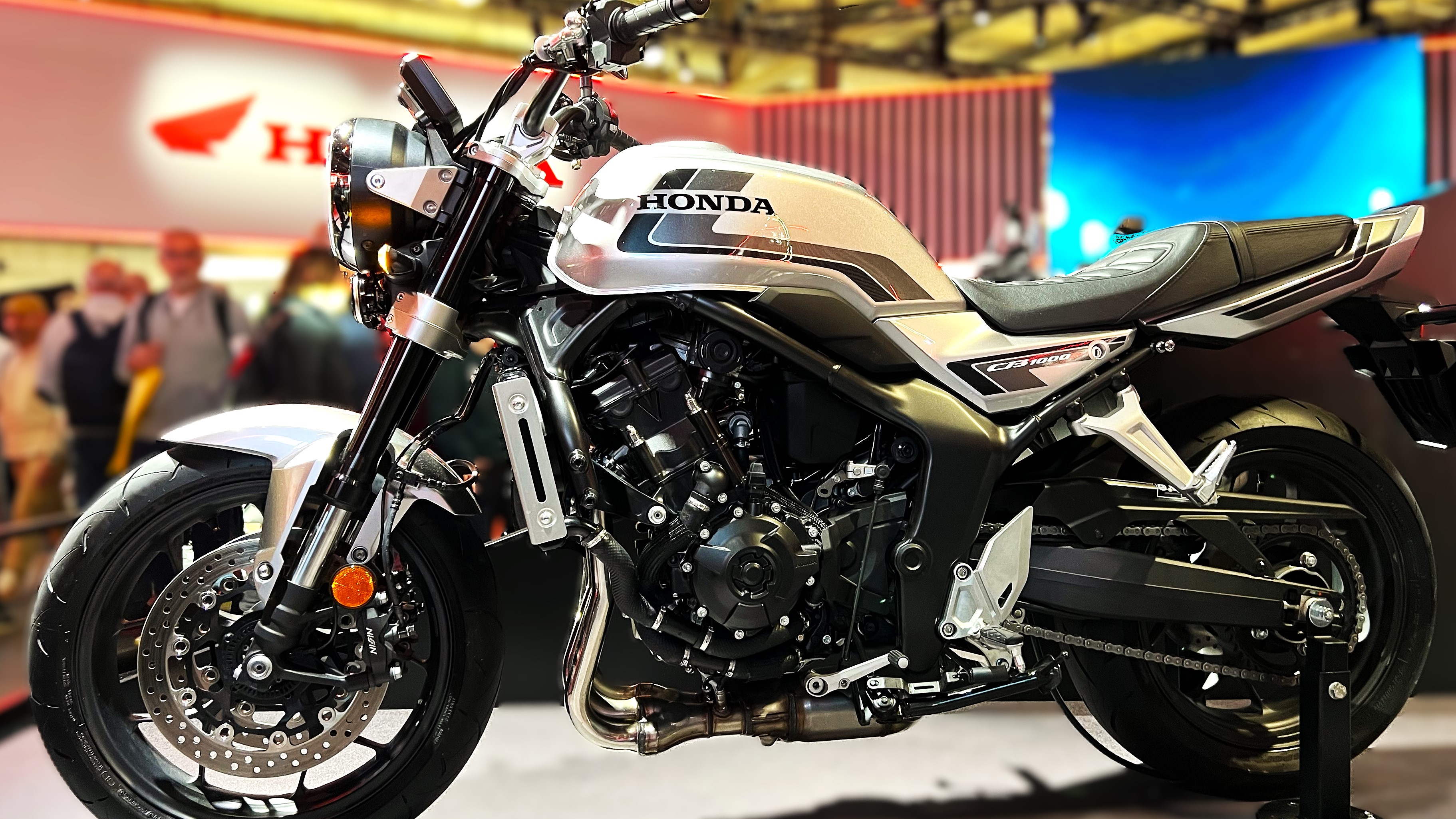2026 top 10 versatile modern-classic motorcycles!
