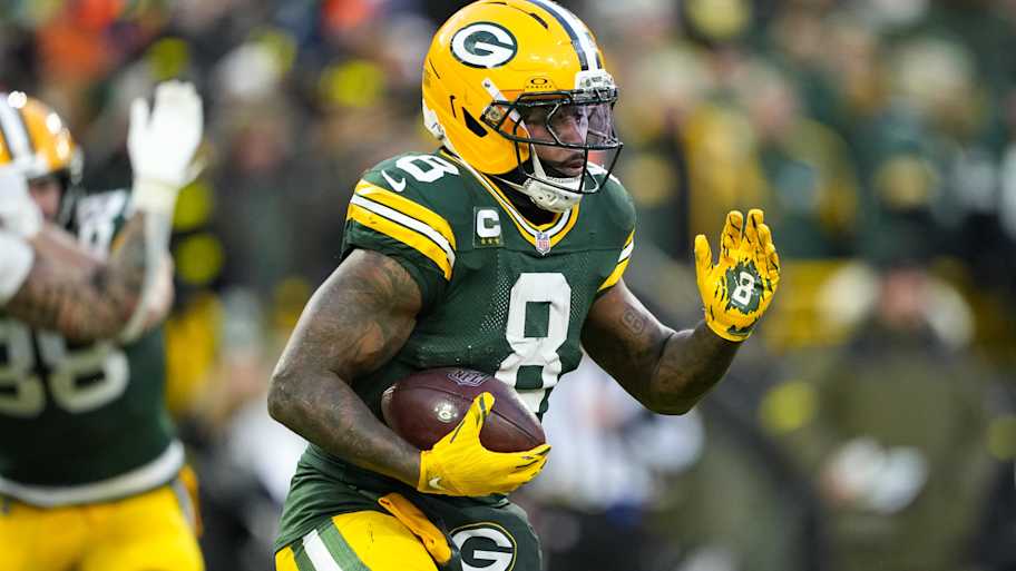 Josh Jacobs leads shocking list of running backs to bench in week 18