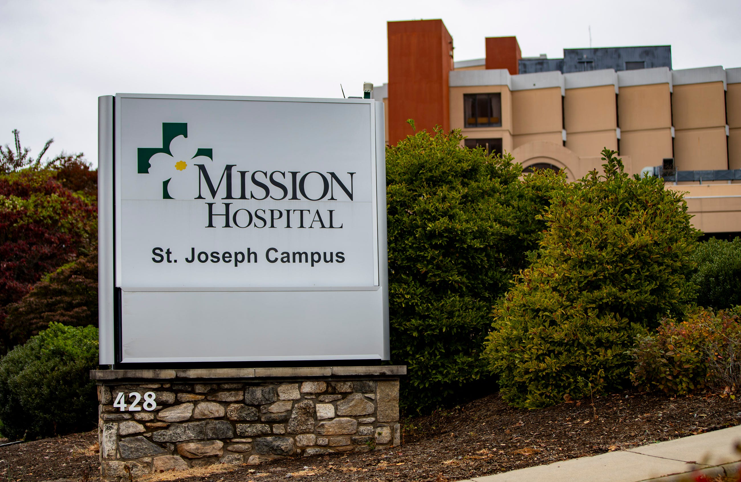 3 Hendersonville students awarded Mission Health Careers Scholarship