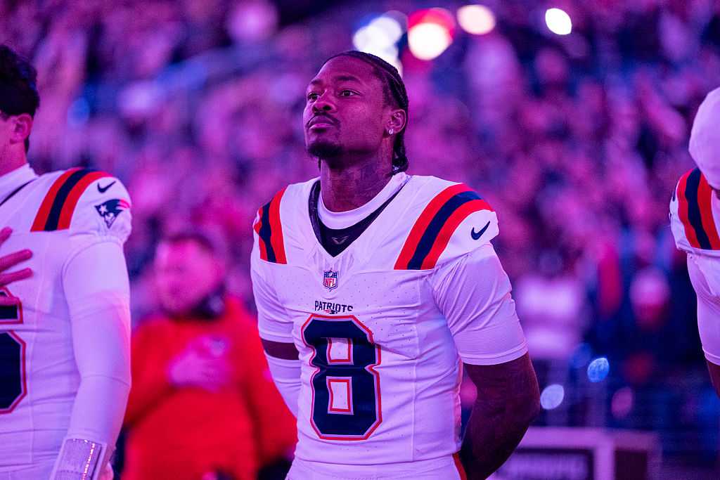 Patriots' star receiver charged with assaulting private chef, court ...