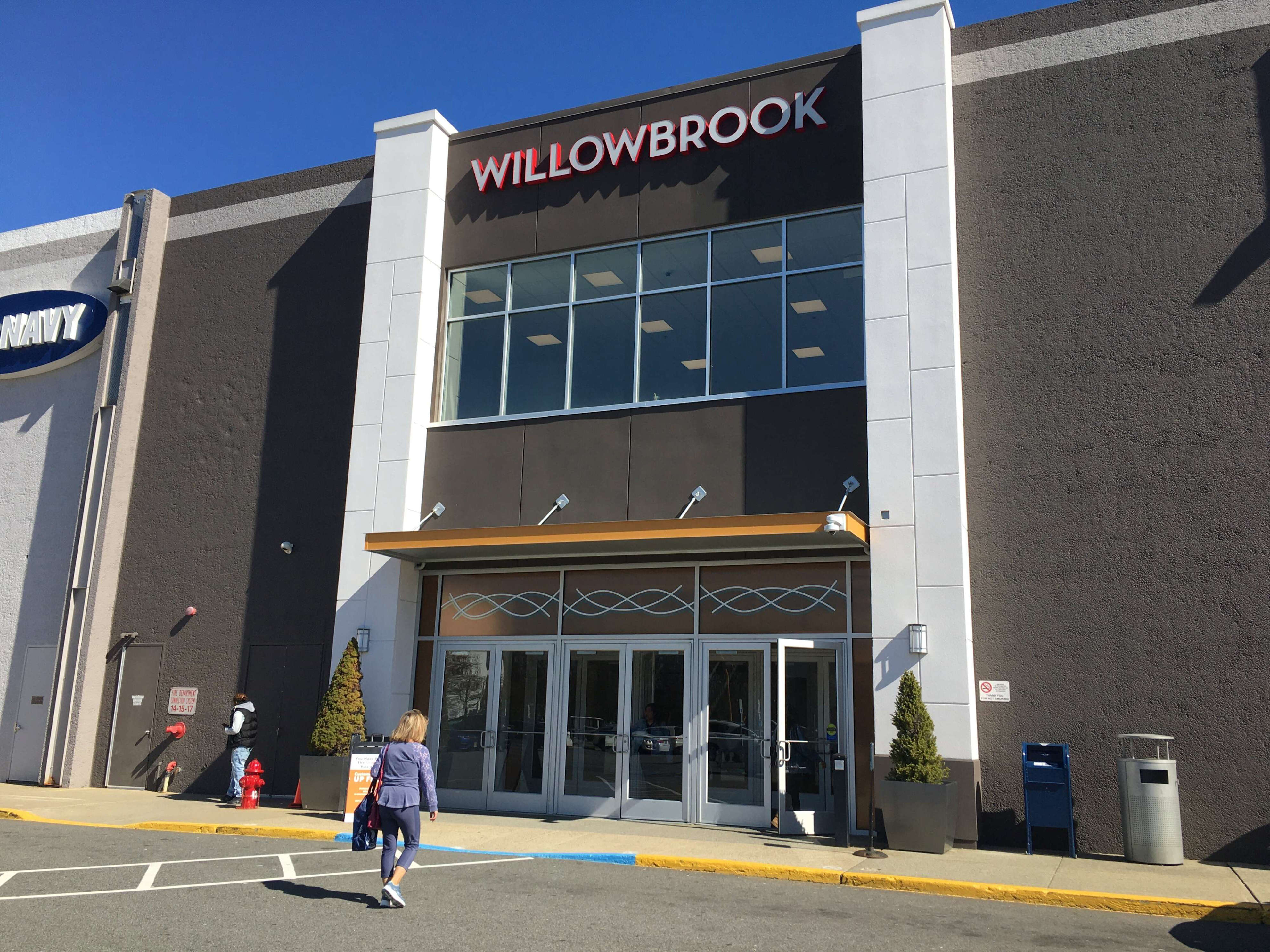 Shot fired during fight at food court in NJ mall, police say