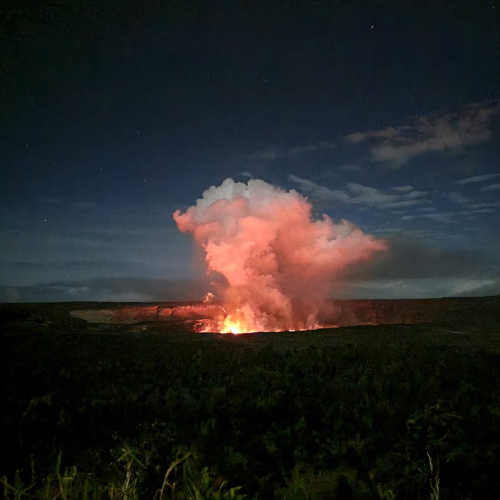 Volcano House, the oldest hotel on the Big Island of Hawaii, in Hawaii ...