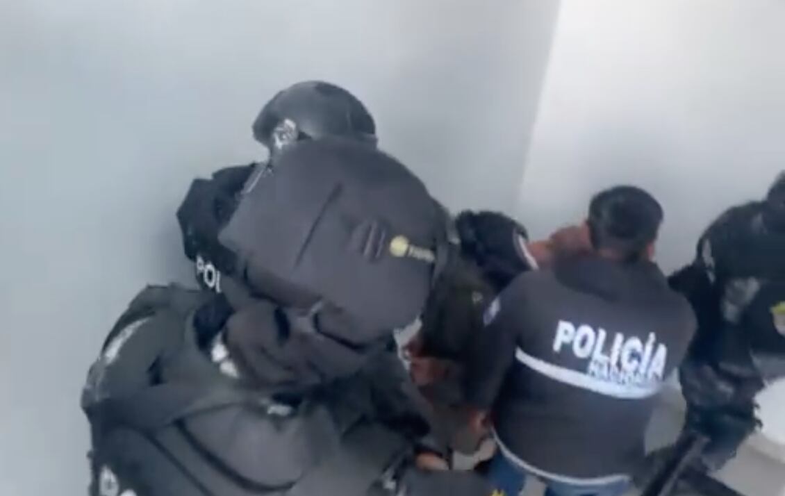 Prendas con rastros de sangre y celulares: los indicios hallados a los ...