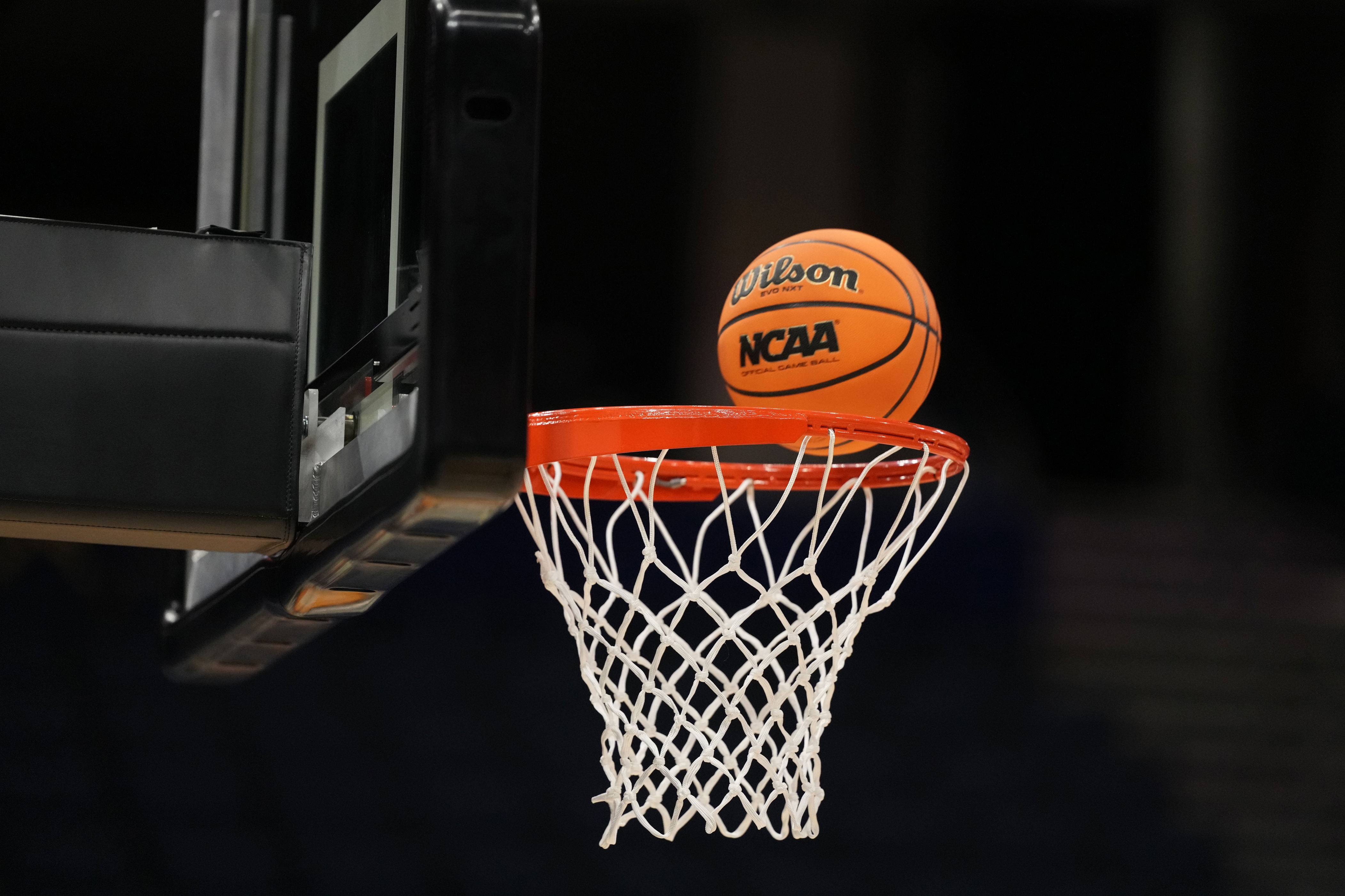 NCAA says players with NBA contracts not eligible to return to college ...