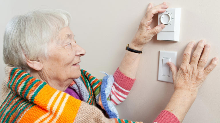 More seniors at Jacksonville apartments reporting no heat after ...