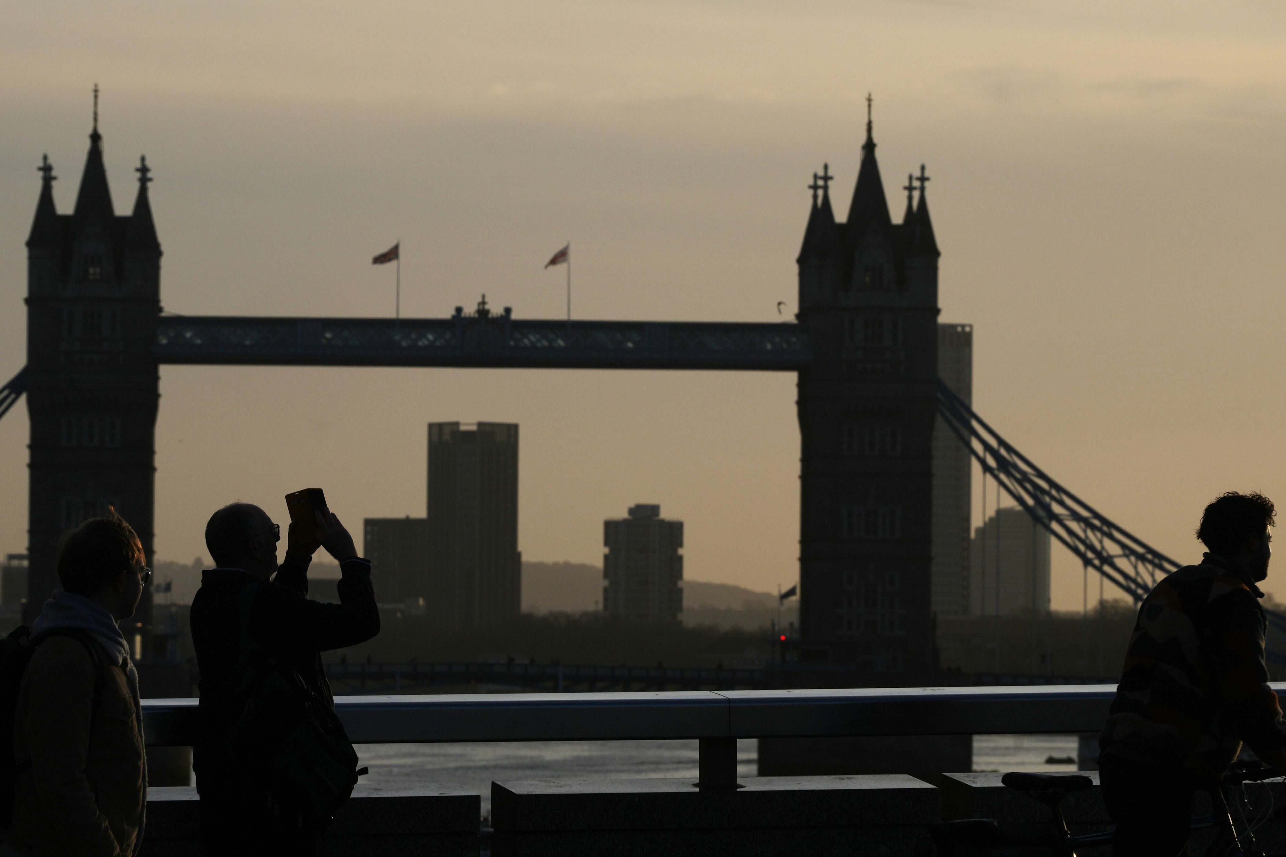 LEAVING THE UK? KEY TAX RULES YOU SHOULD KNOW