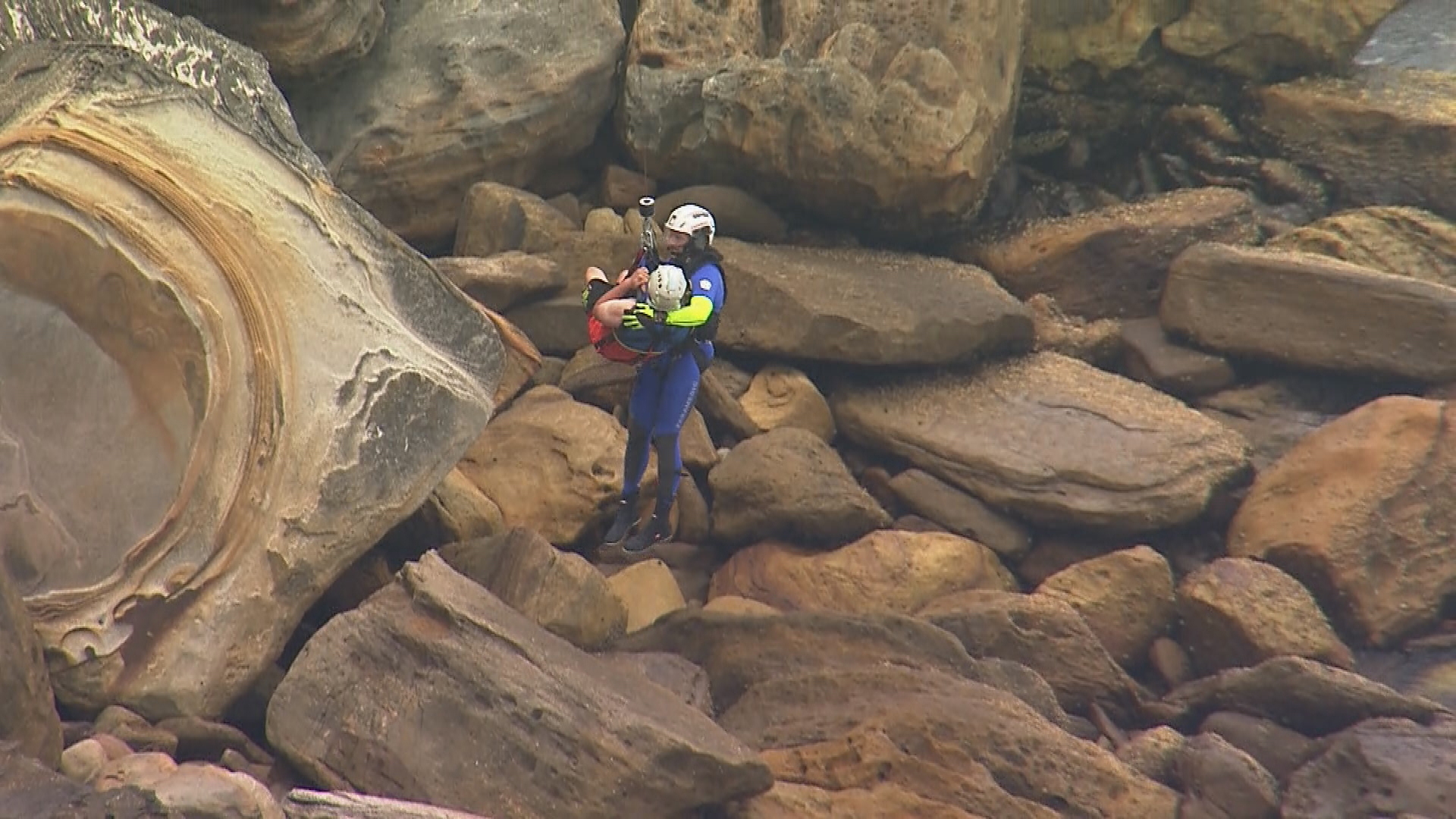 Police search Sydney waters for missing teenager after fatal boat capsize