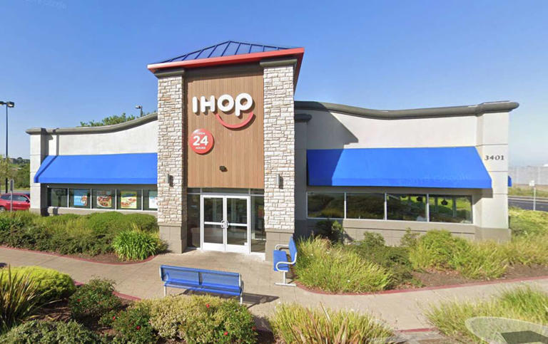 IHOP employee fatally shot inside Bay Area restaurant, police say