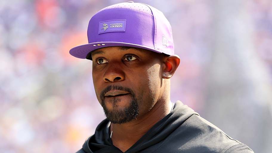 Brian Flores leaves door open for exit despite praise for Vikings