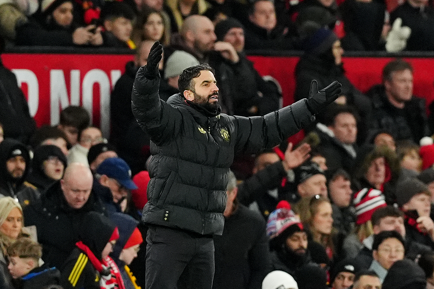 Manchester United booed off as Wolves claim just their third point of ...