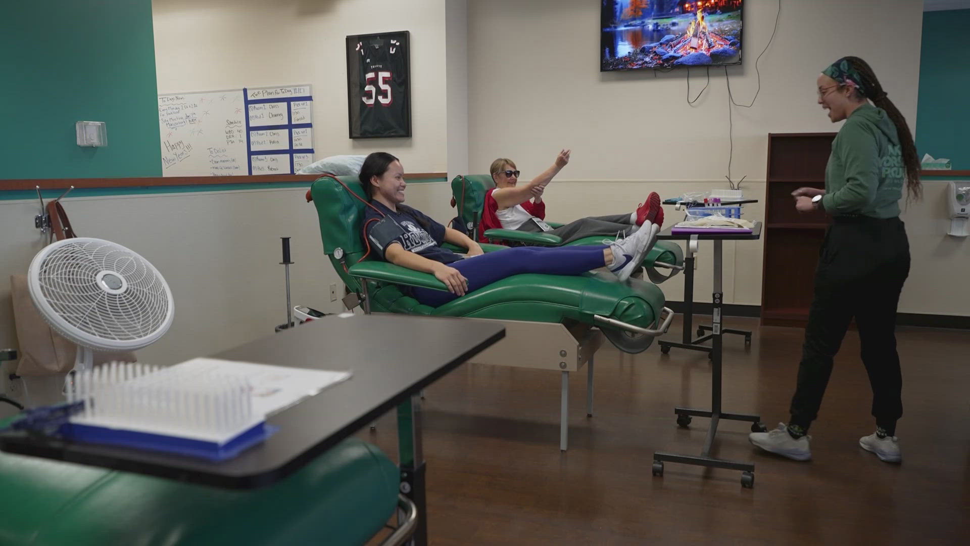DFW blood centers urge donations as holiday supplies run low