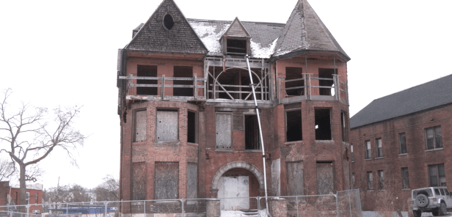 Owner of former Kenmore Apartments facing 50 code violations