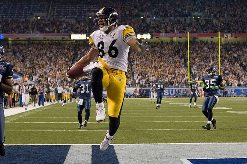 NFL fans furious after iconic wideout left out of Hall of Fame finalists