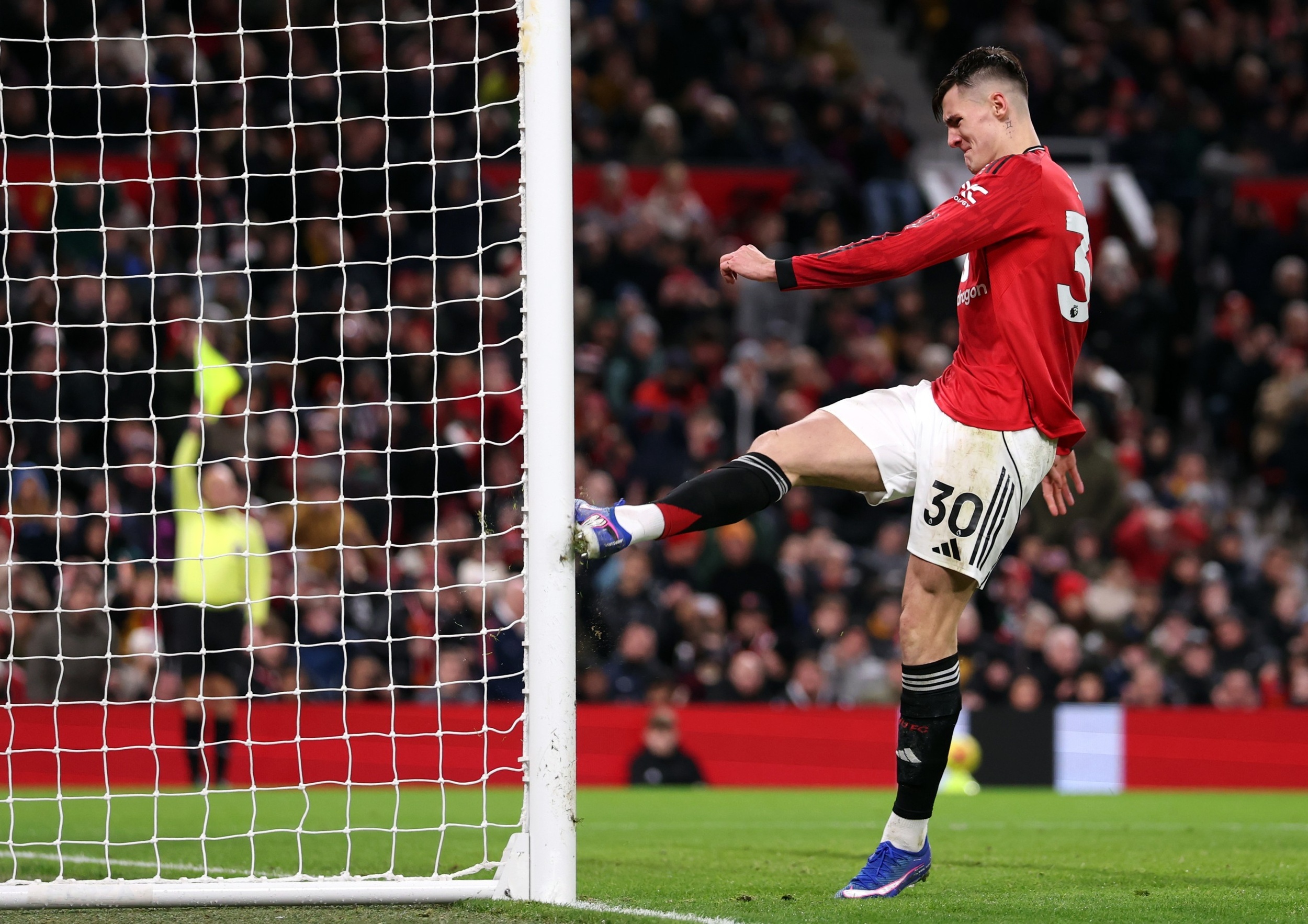 Shocking first-half stat exposes key problem for Man United as ...