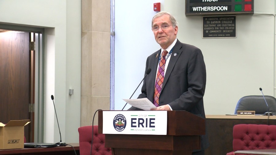 Joe Schember addresses public one last time as mayor, awards keys to ...