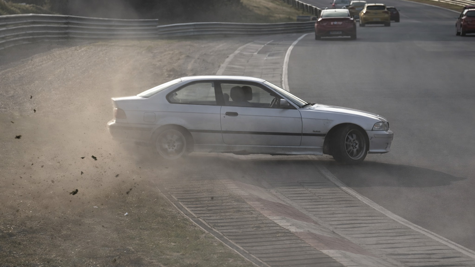 Epic wins and crashes in one Nürburgring video
