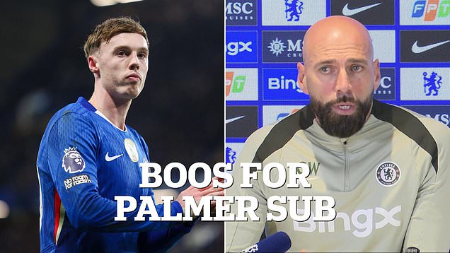 Chelsea assistant explains Palmer sub after fans boo the change