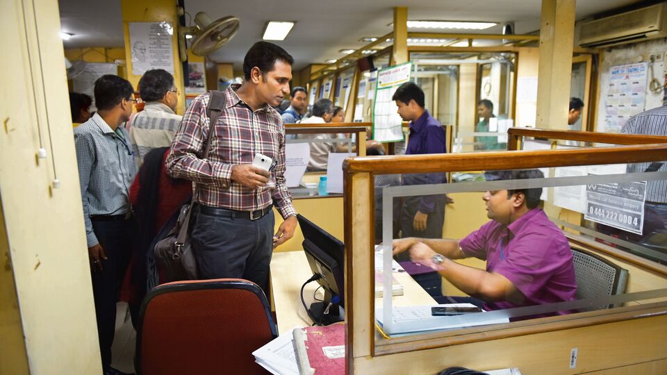 Bank holiday today: Are banks open or close on 31 December for New Year ...