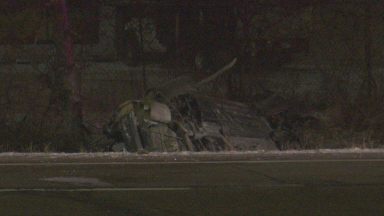 Rollover crash impacting highway off-ramp in south Lansing