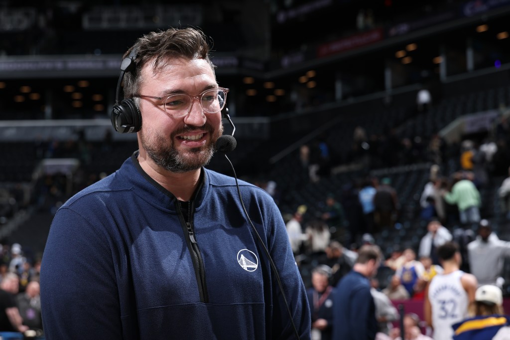 Warriors celebrate Chris DeMarco in style as he fittingly exits for ...