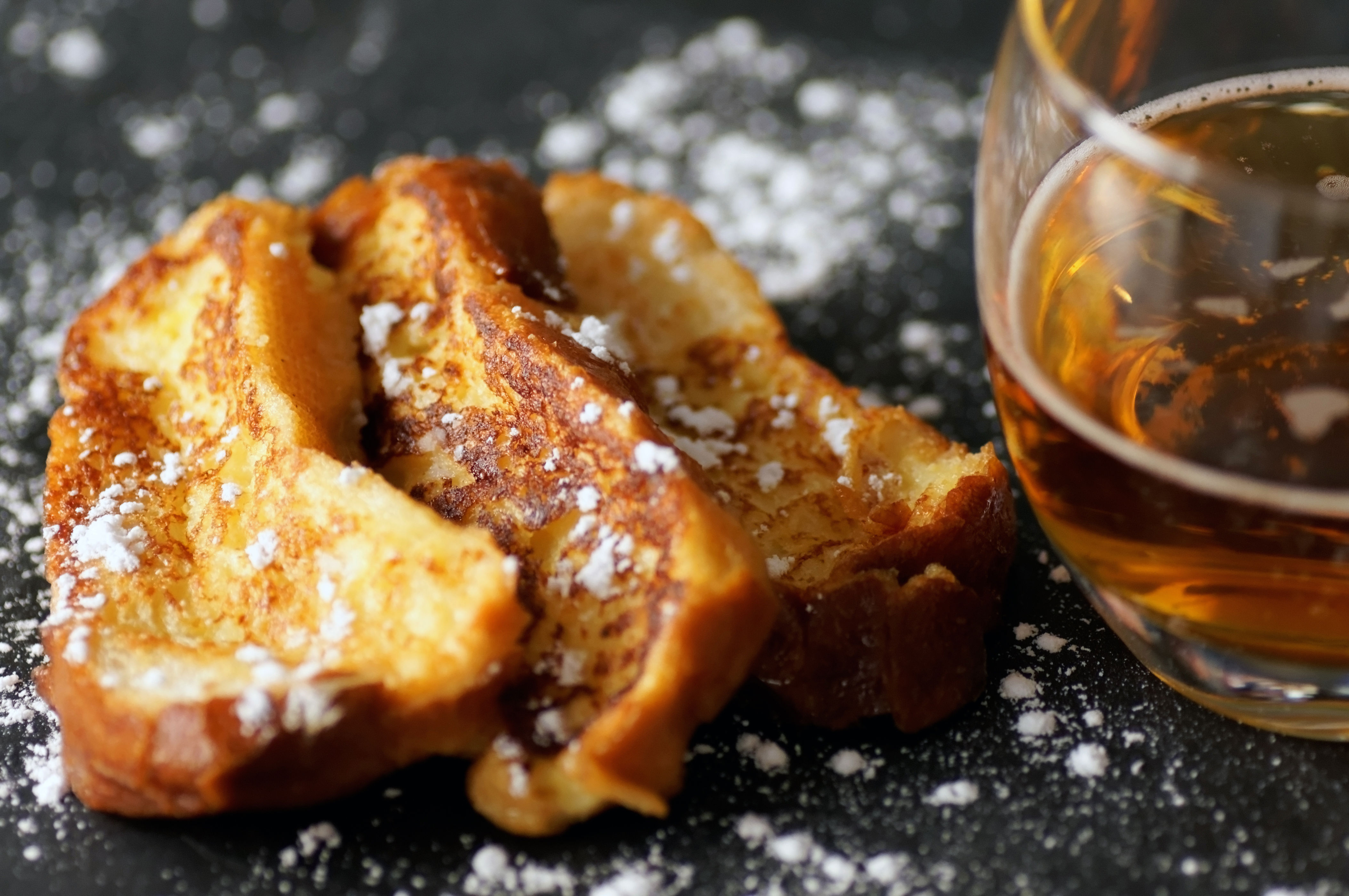 Oliebollen over? Maak er dit heerlijk nagerecht van