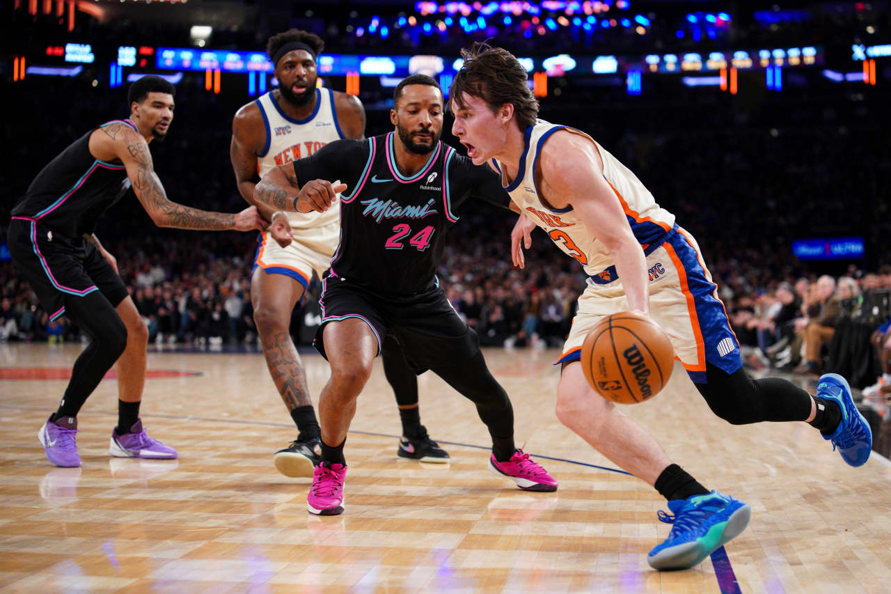 This sports stock lets you own a piece of 2 pro teams. It’s cheap, too.