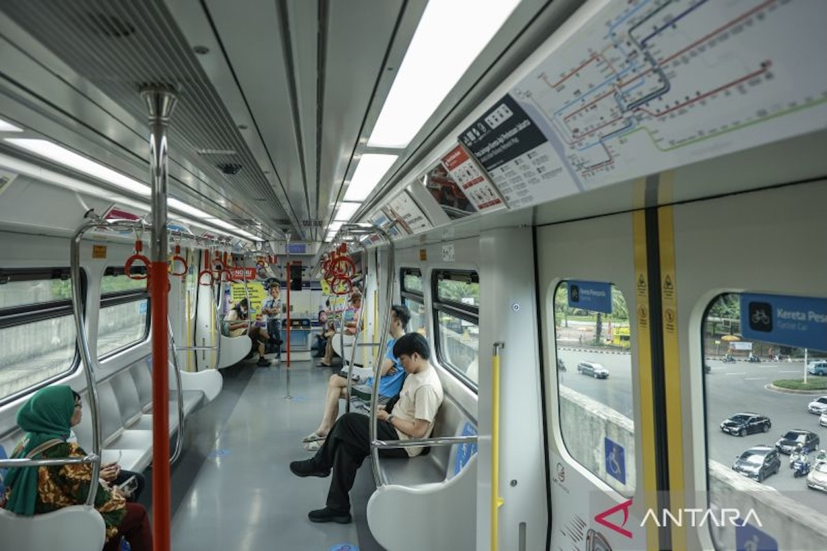 Malam Tahun Baru, LRT Jakarta memperpanjang jam operasional hingga ...