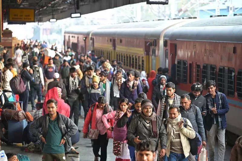Fog delays trains, crowds swell at Jaipur rly station