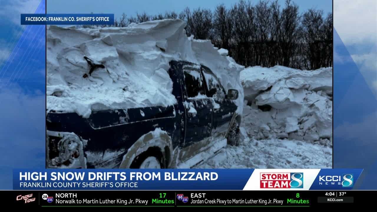 Blizzard strands pickup truck on I-35 near Latimer