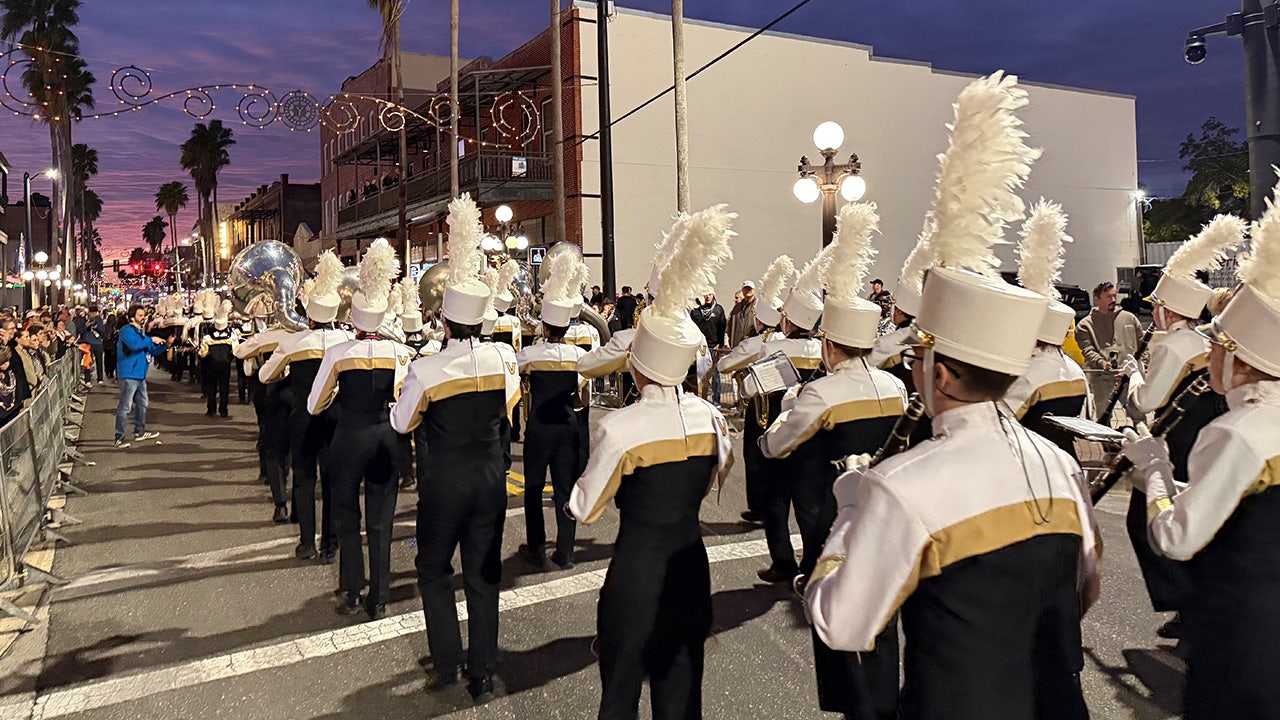 Ybor City fills with fans for ReliaQuest Bowl parade