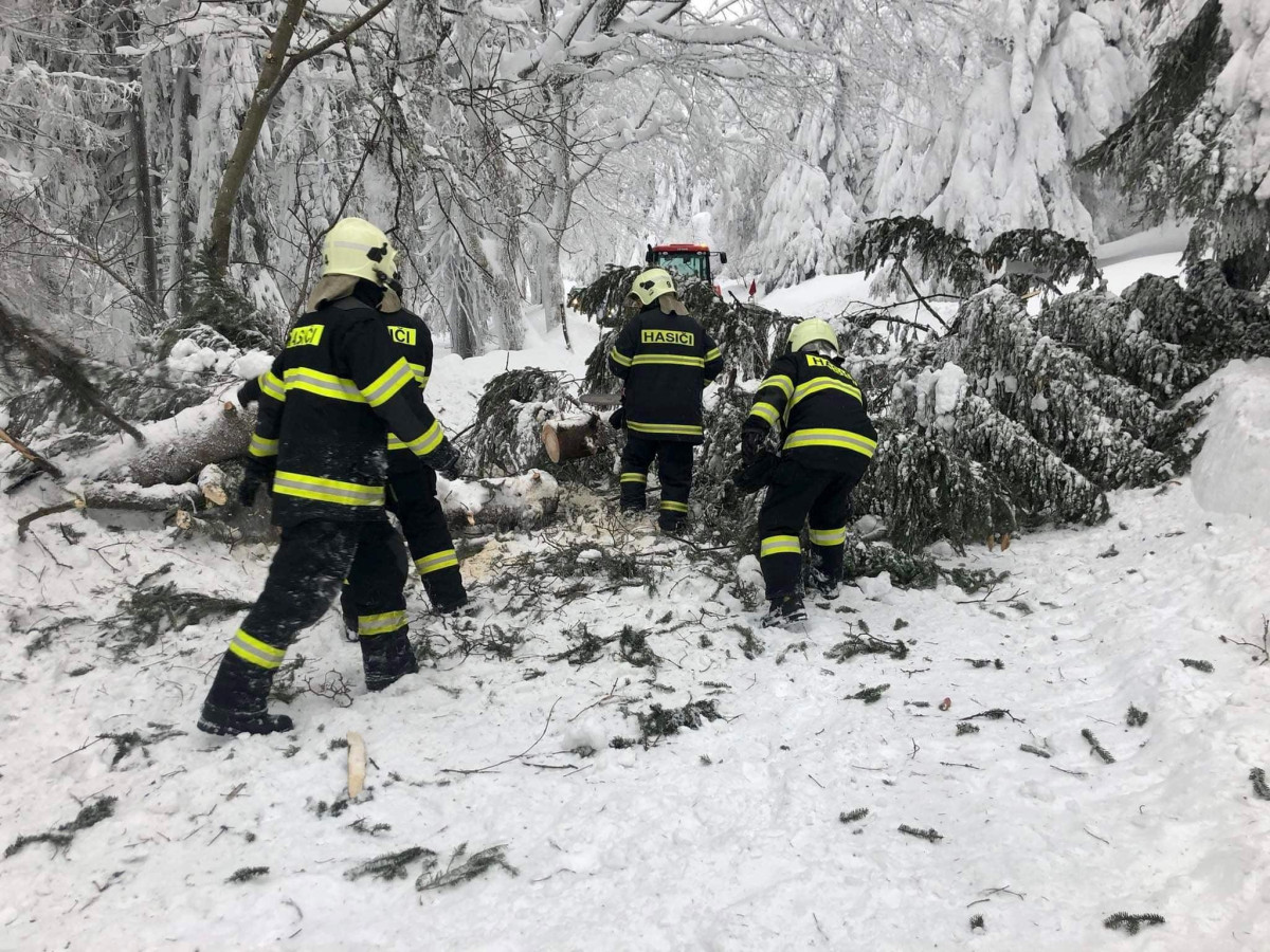 Na Silvestra bude v Olomouckém kraji silný vítr a hrozí sněhové jazyky ...